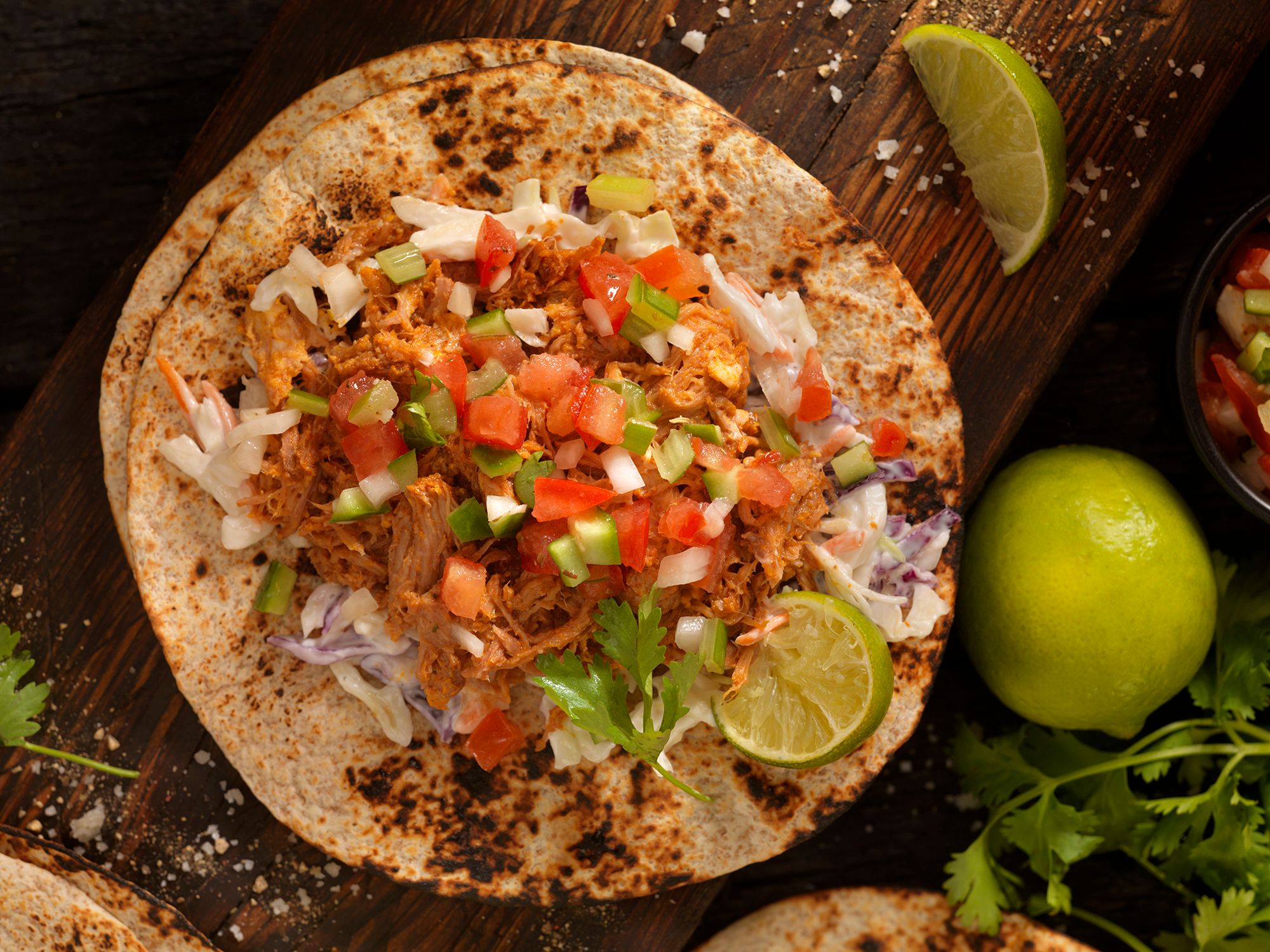 Taco med pulled pork og coleslaw | Oppskrift | MENY