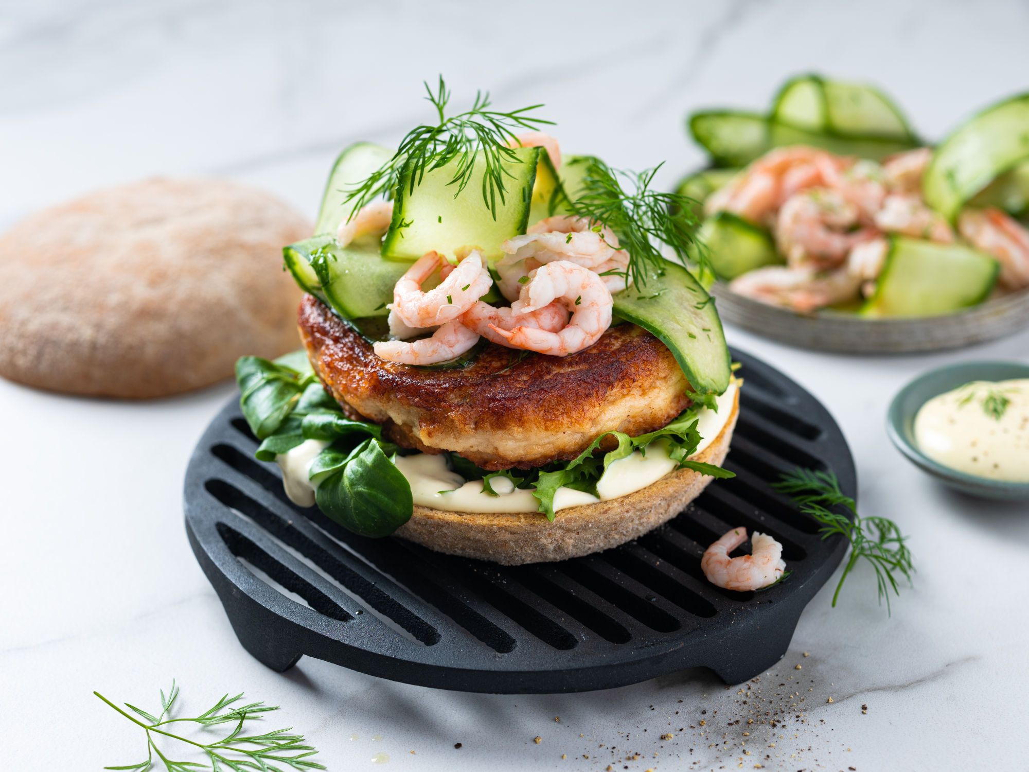 Fiskeburger med reker | Oppskrift | MENY