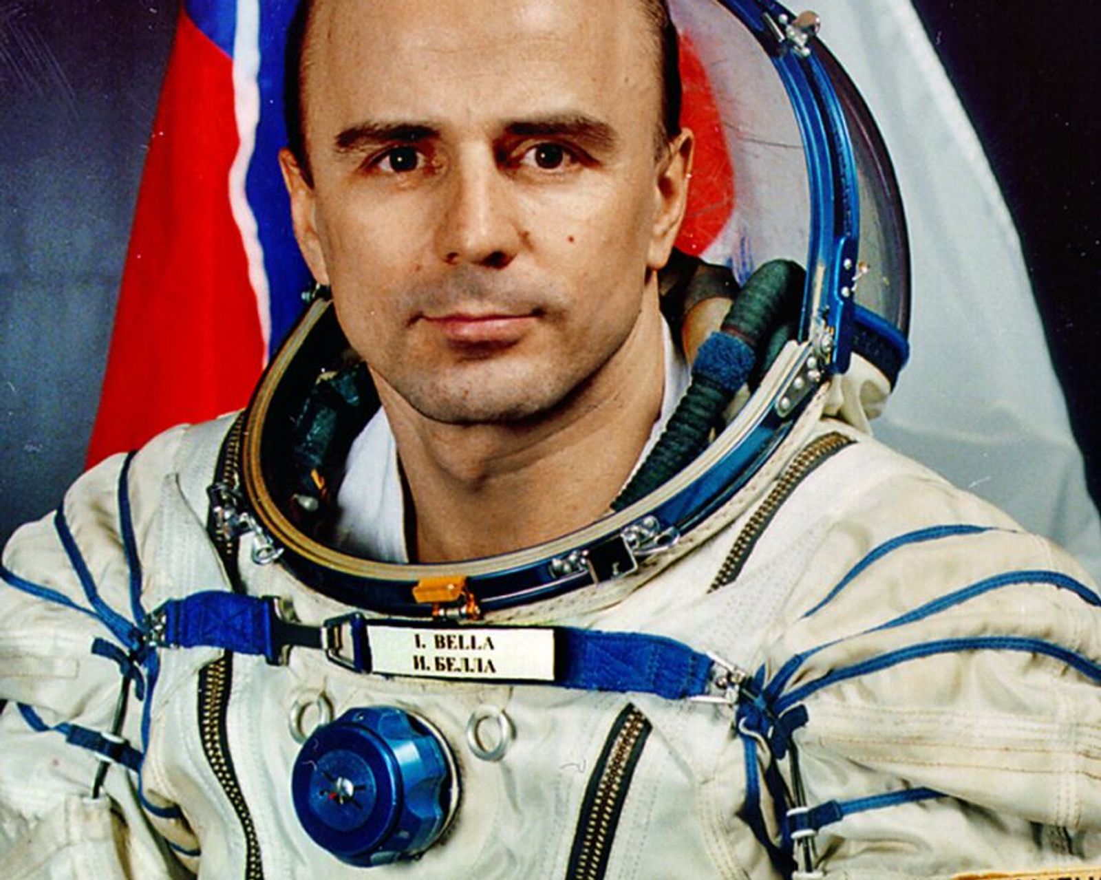 Ivan Bella - Supercluster