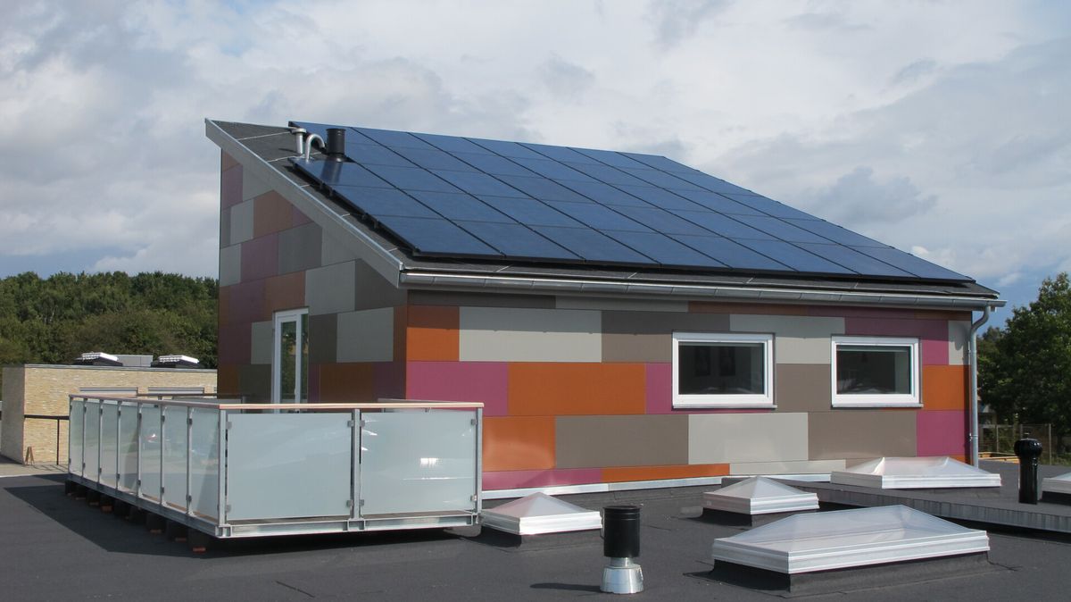 Integrated Solar Panel Roof – Smart Facade Choices for Performance ...