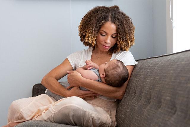 Signs Your Baby Is Hungry | Baby Hunger Cues
