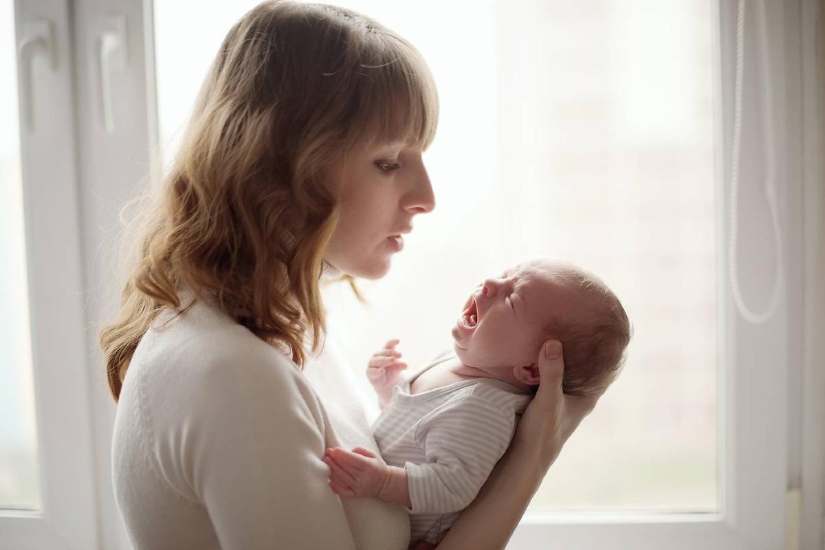 Baby Won’t Sleep in Bassinet? Here’s Why + How to Fix It