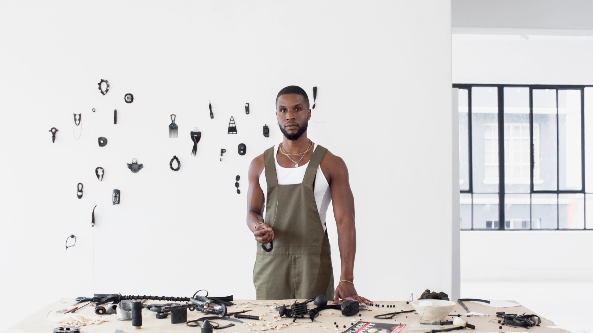 Oluseye - conceptual artist, sculpture, performance and photography