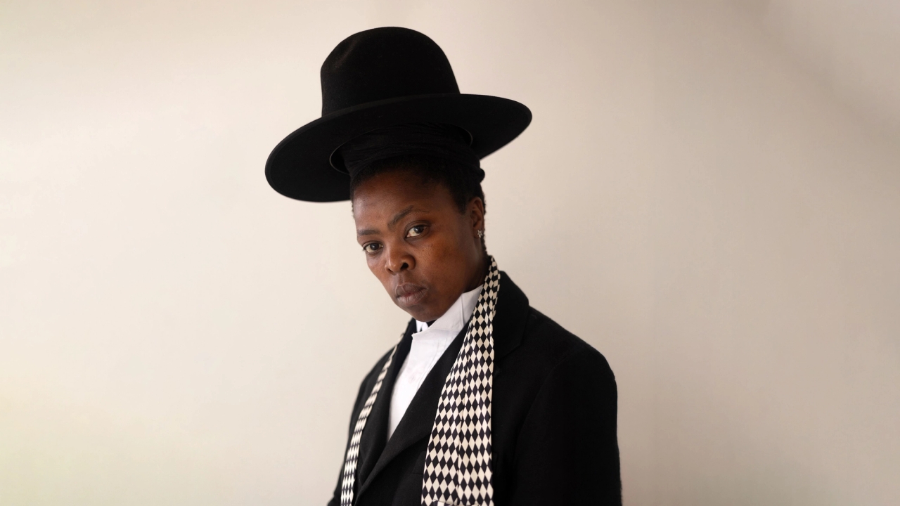 Zanele Muholi exhibitions, photography and sculptures