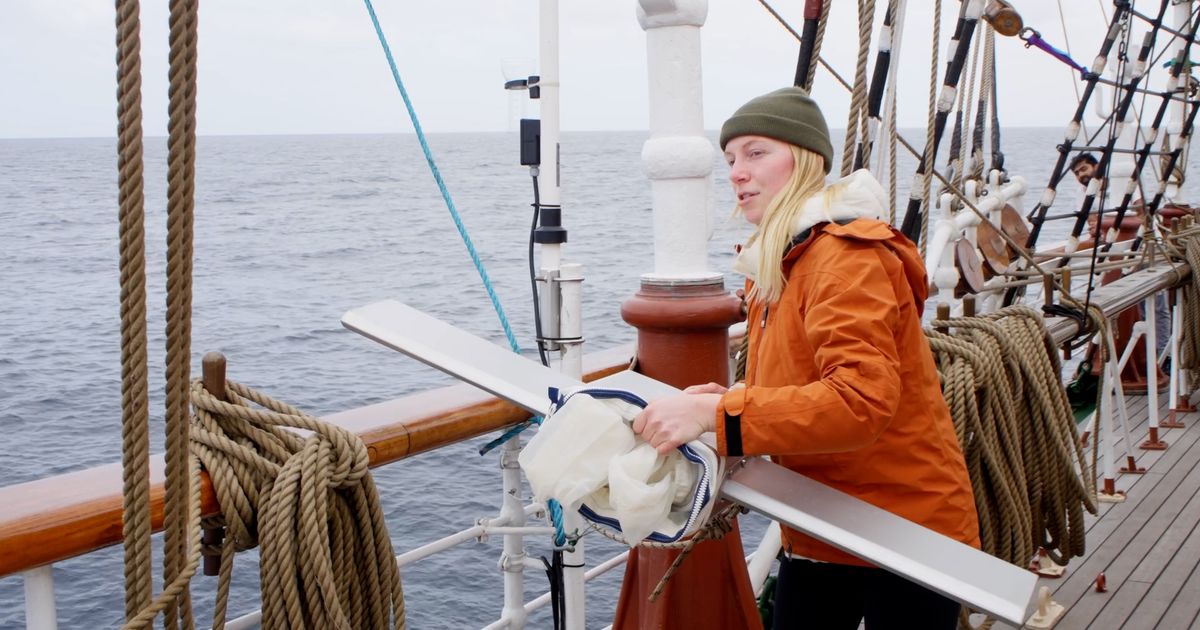 Trawling for plastics - One Ocean Expedition