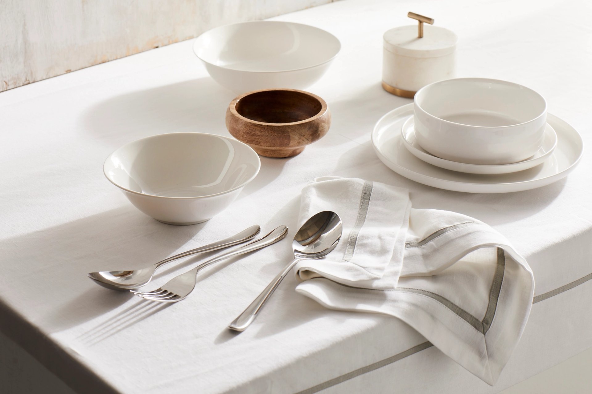 Robert Welch Cutlery & Tableware | British Design Excellence | @home