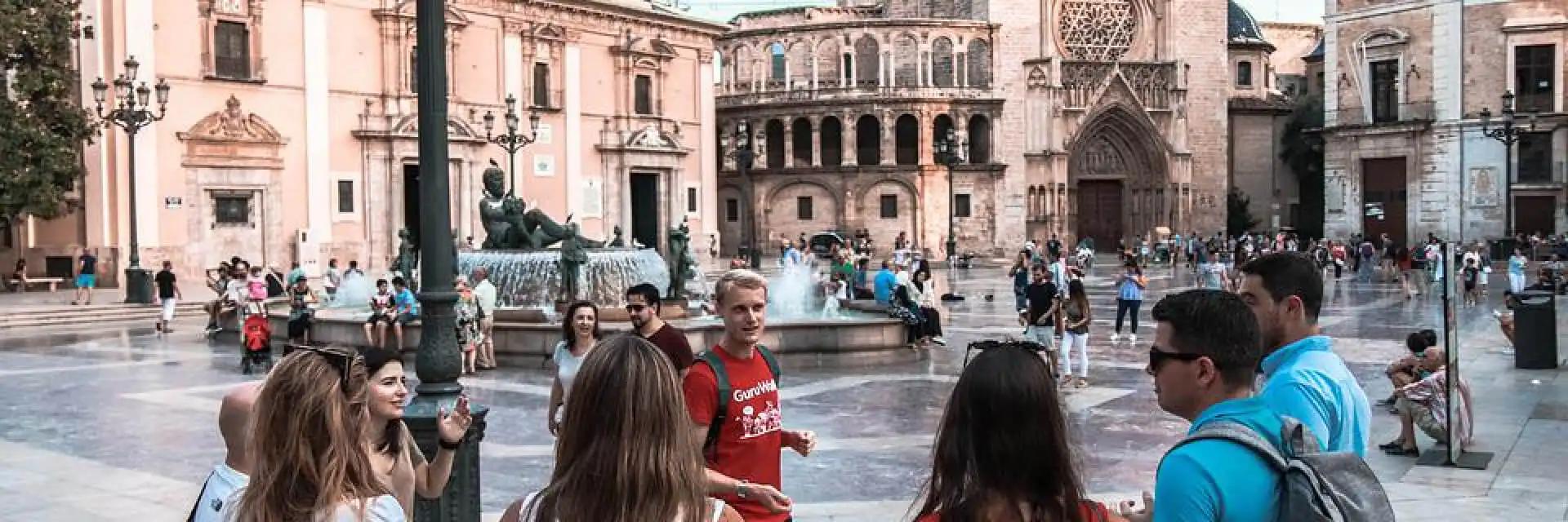 How to Manage Your Tour Guides Effectively | TicketingHub