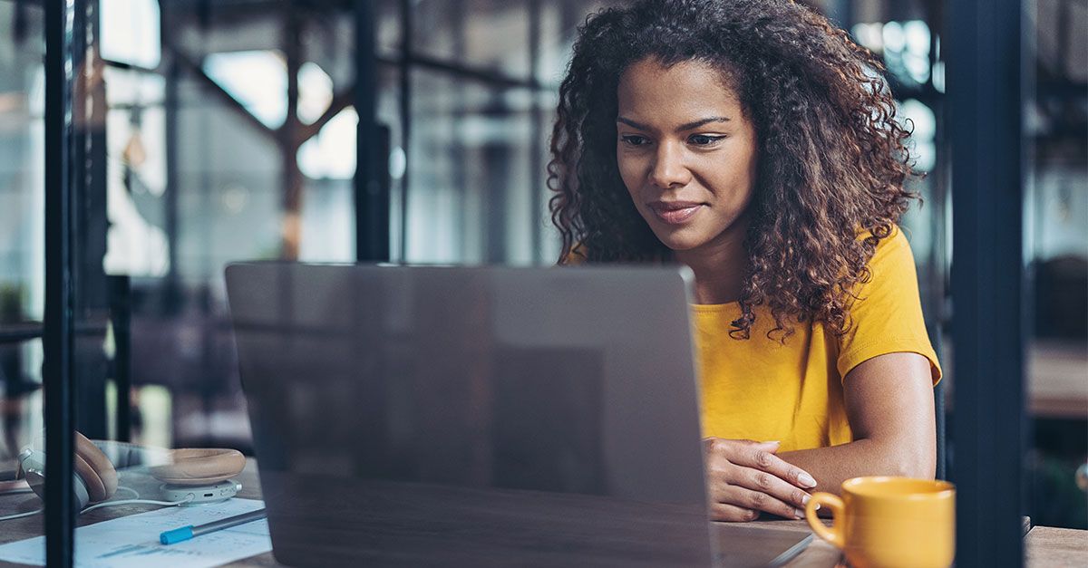 Embracing hybrid working: DEX for deskless success