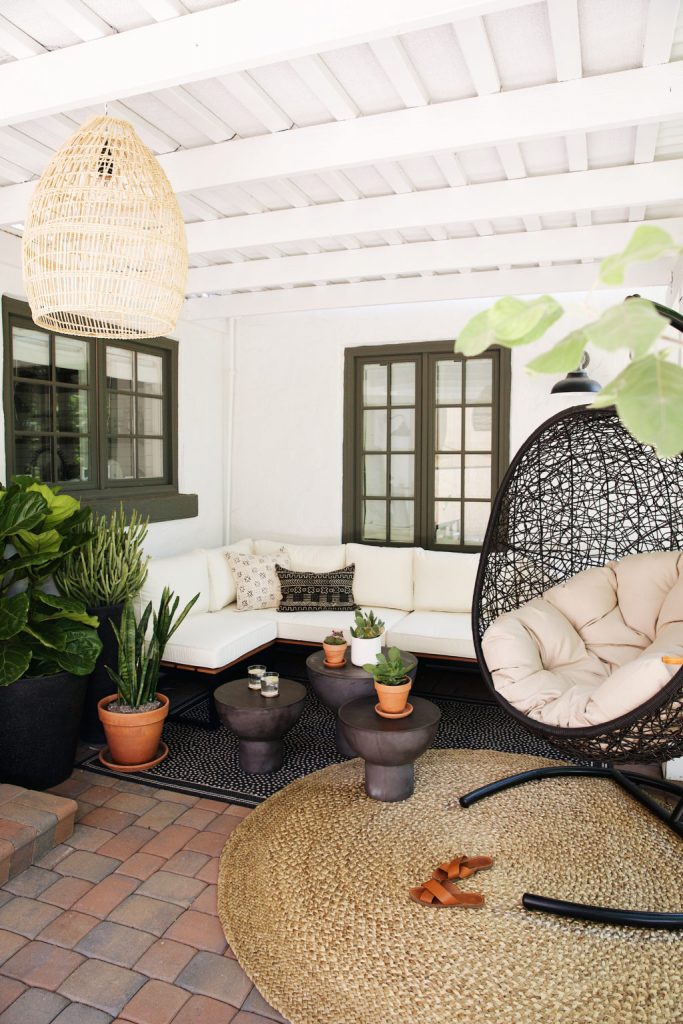 Een overkapping in de tuin: terras inrichten - Makeover.nl