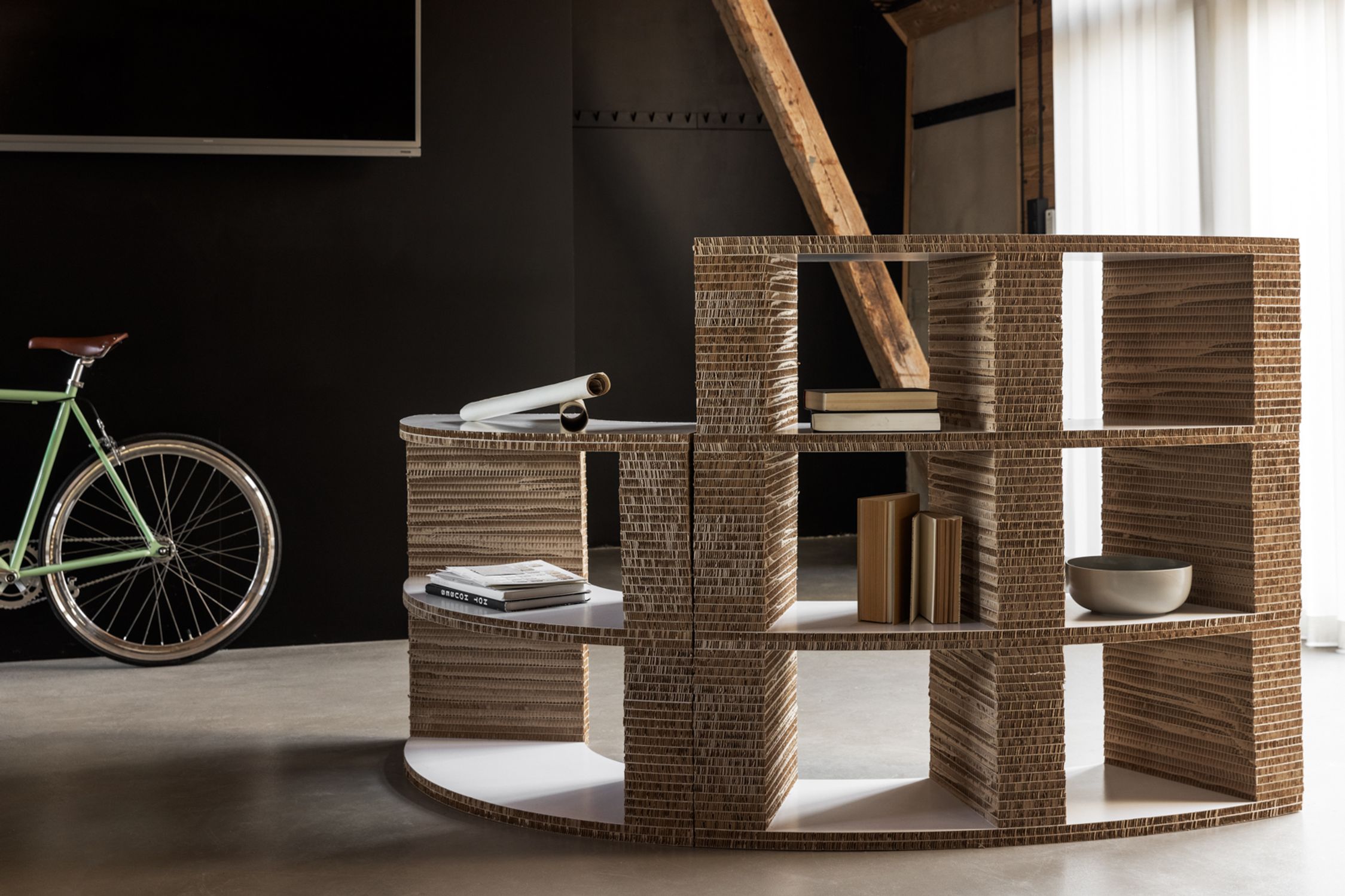 Re-board® Inspiration - Curved bookshelf