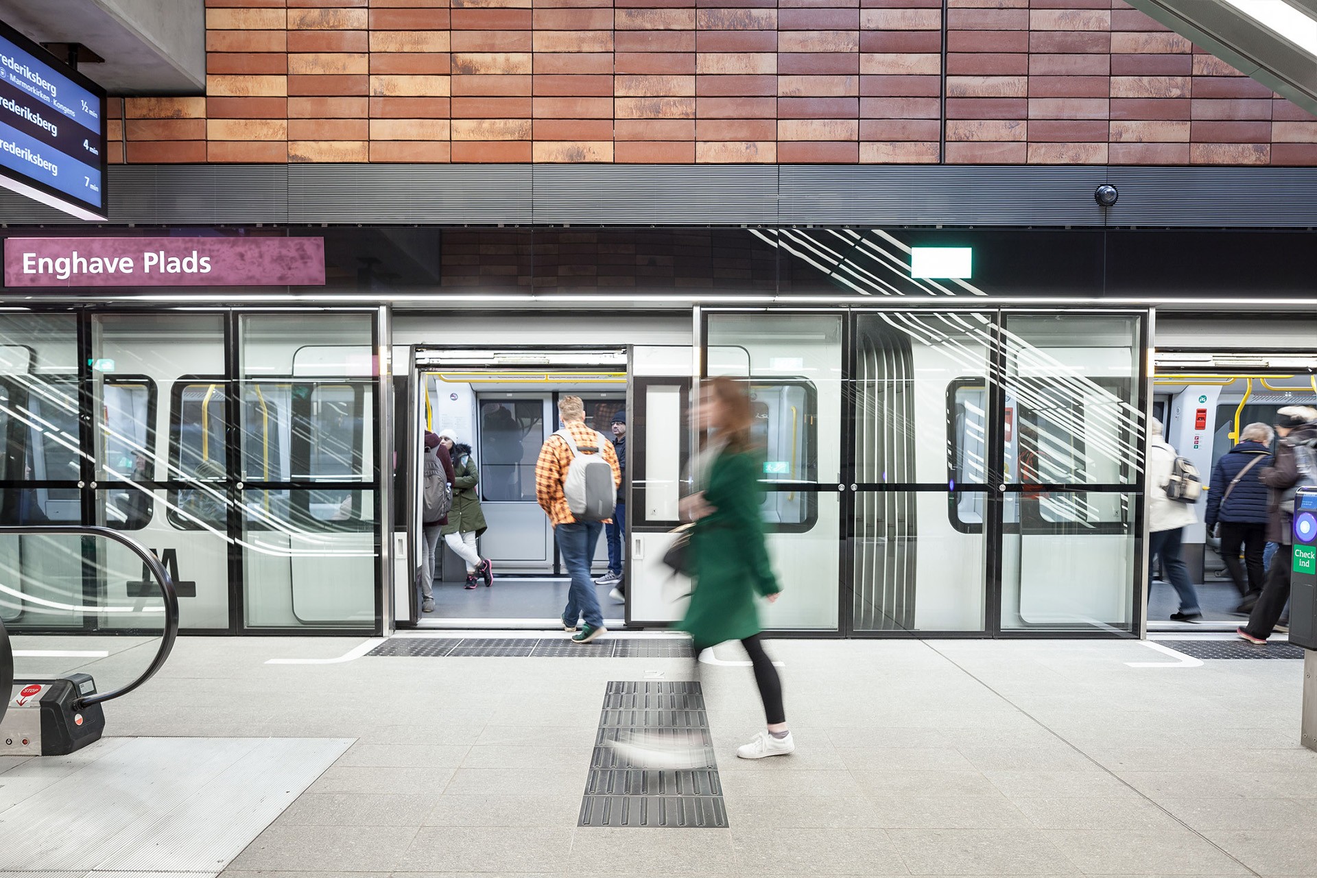 17 metro stations designed for passenger experience and flow