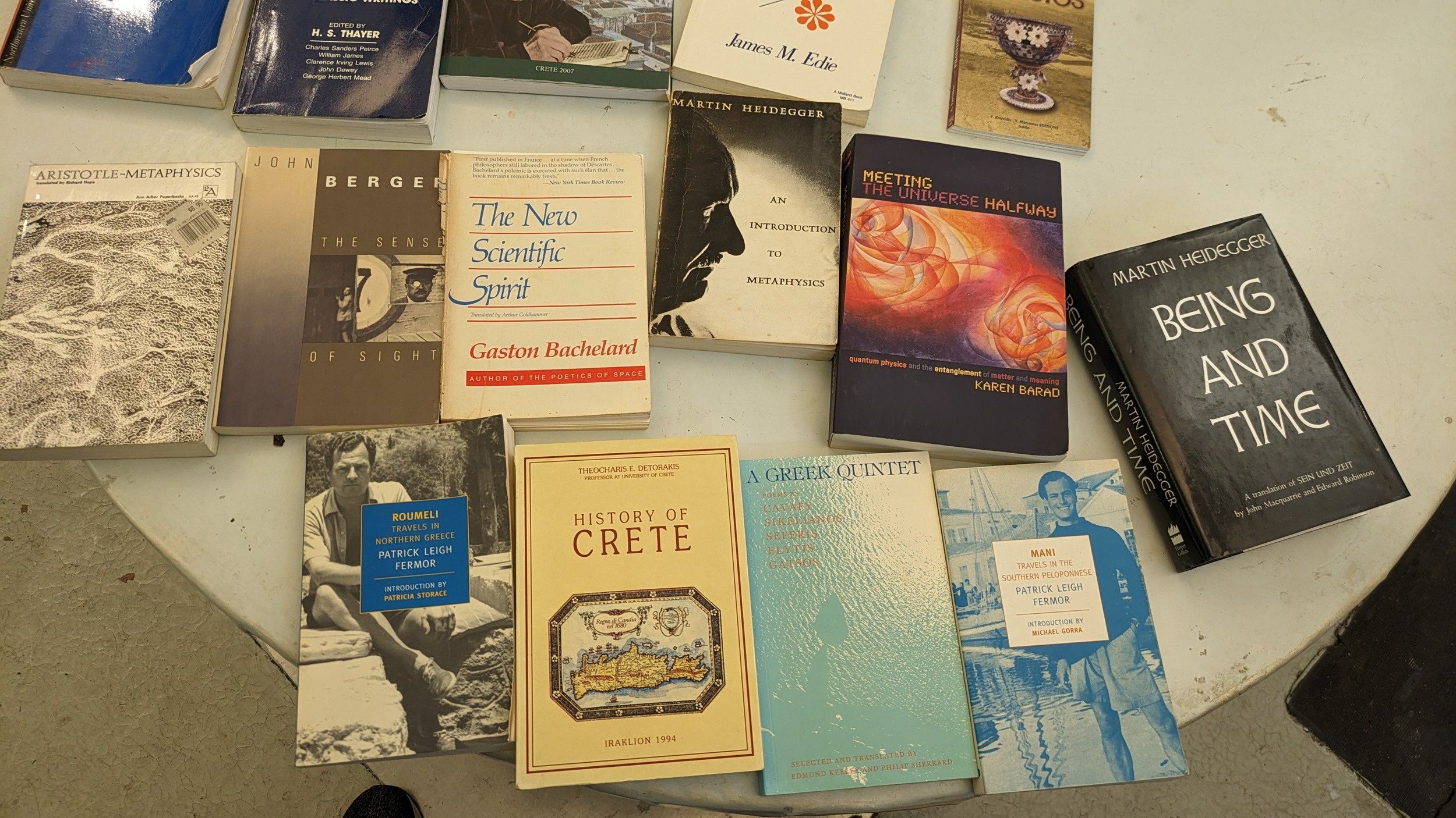 Jack Whitten’s Bookshelf | Magazine | MoMA