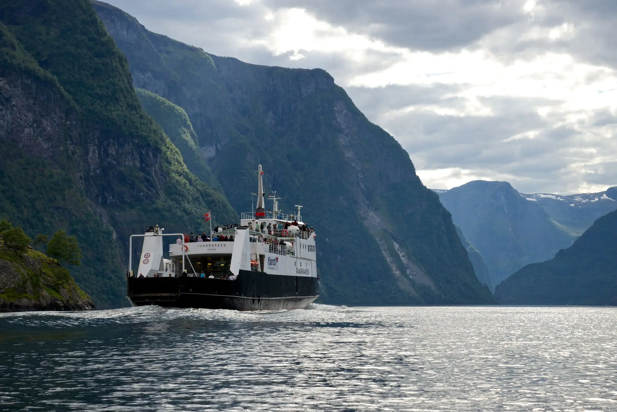 Explore Norway by idyllic car ferries