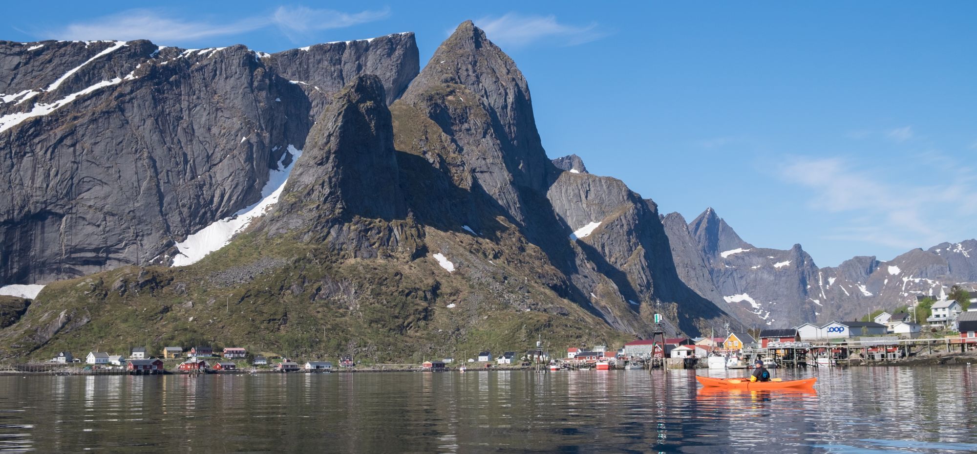 Midnight sun kayak tour in Reine, Lofoten