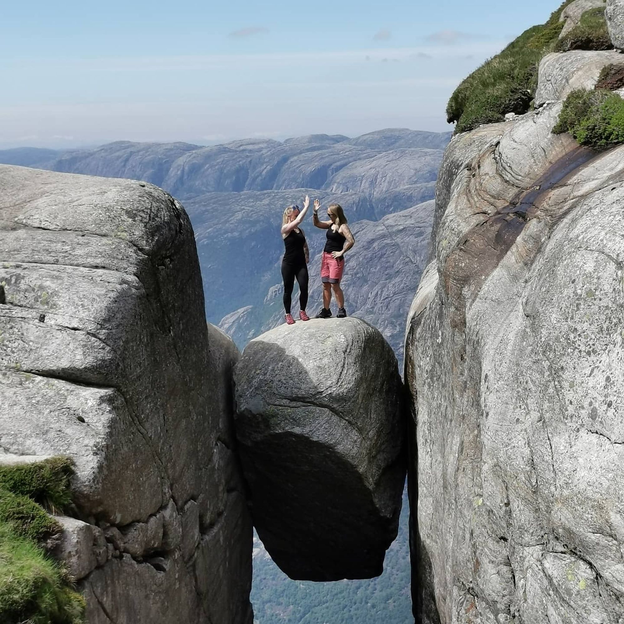 Your guide to Kjerag - Hike Kjeragbolten