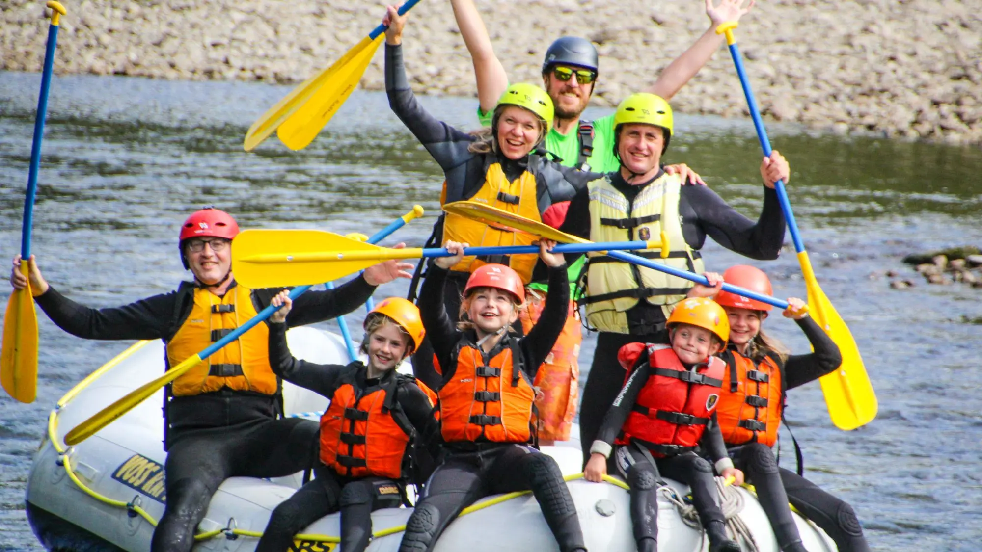Family rafting in Voss