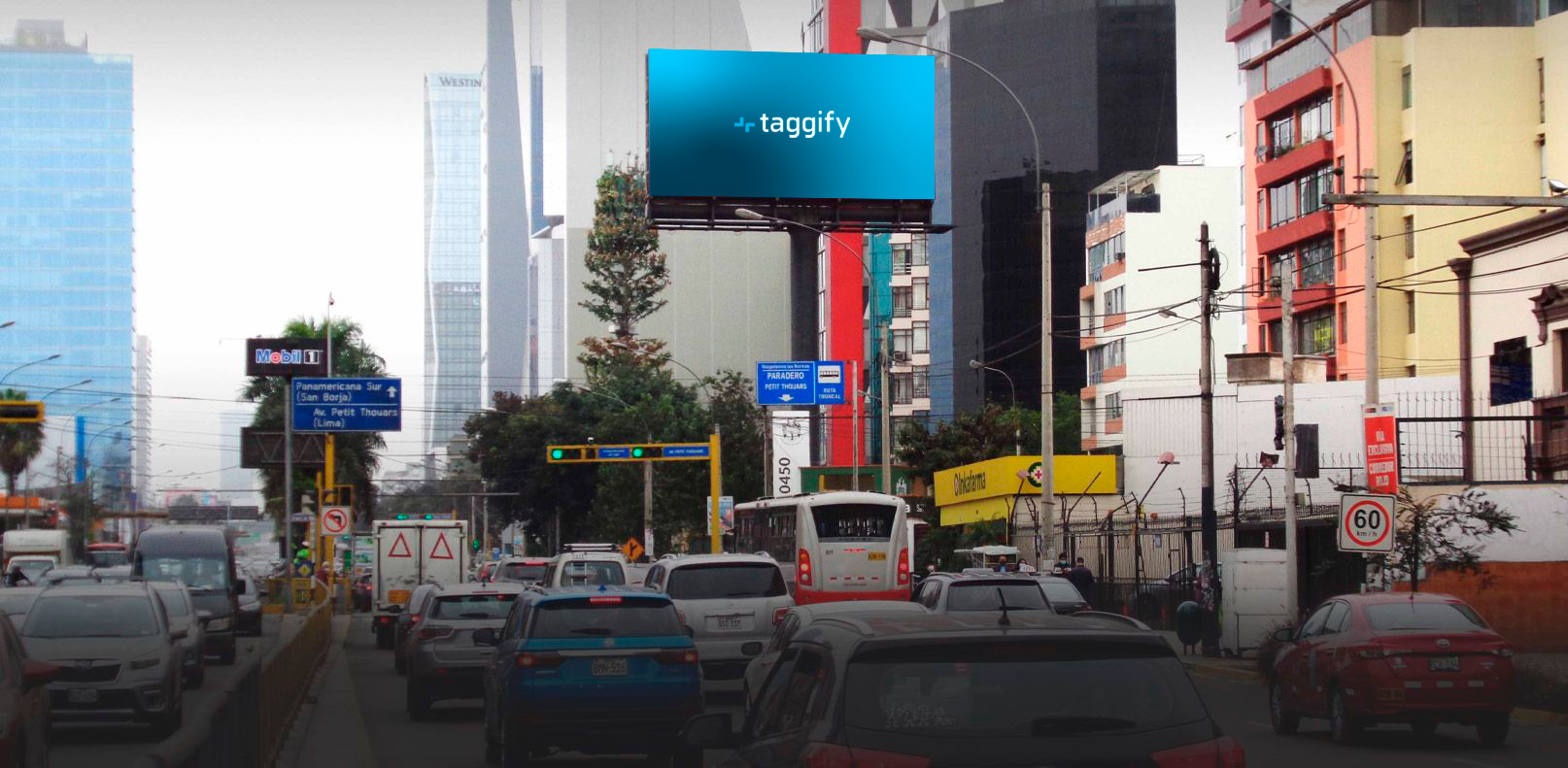 Lima - La Victoria - Av. Javier Prado Cdra. 10 | Pantalla en Peru | DOOH | Taggify