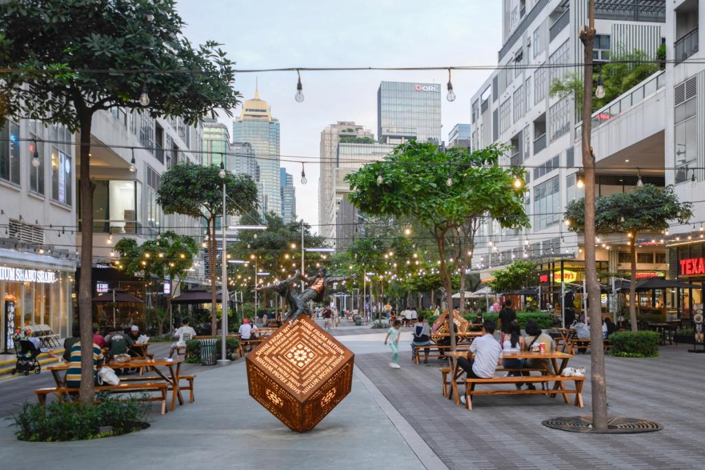 9 BGC Restaurants to Eat at Right Now