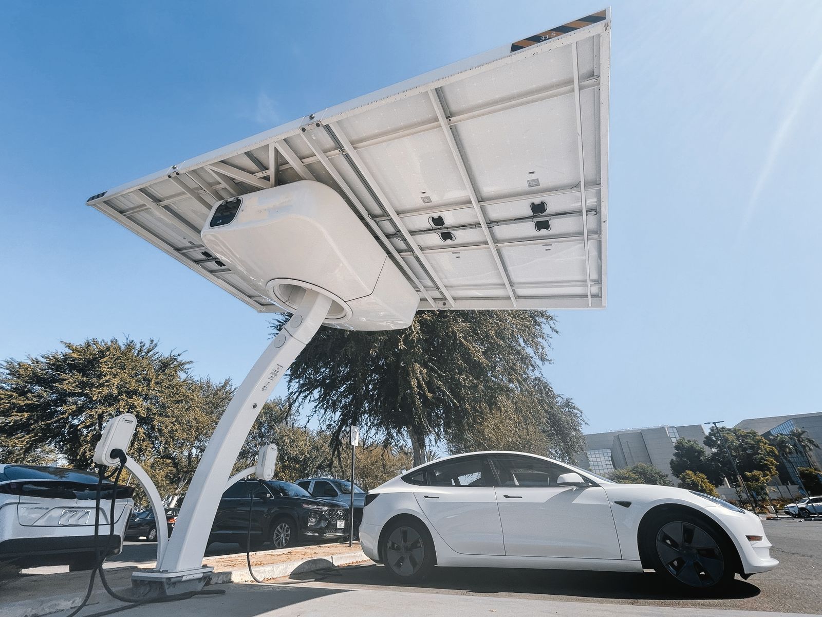 Compare Lumo Energy Plans | CompareUs | compareus.com.au