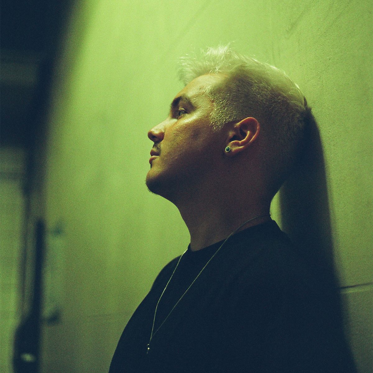 Nick León - by:Larm