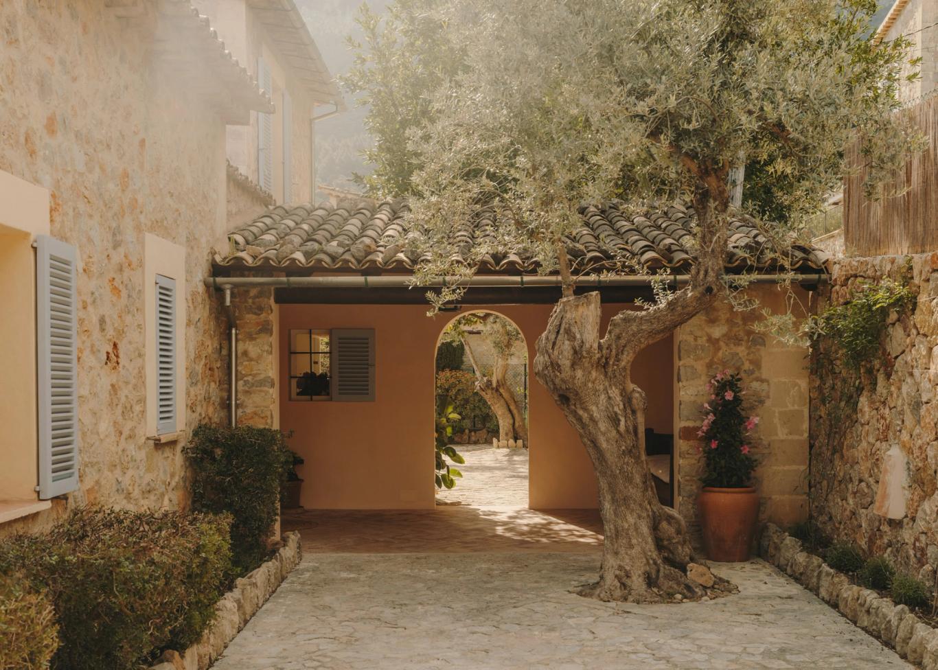 Villa Robert Graves, La Residencia Belmond | Studio Ashby