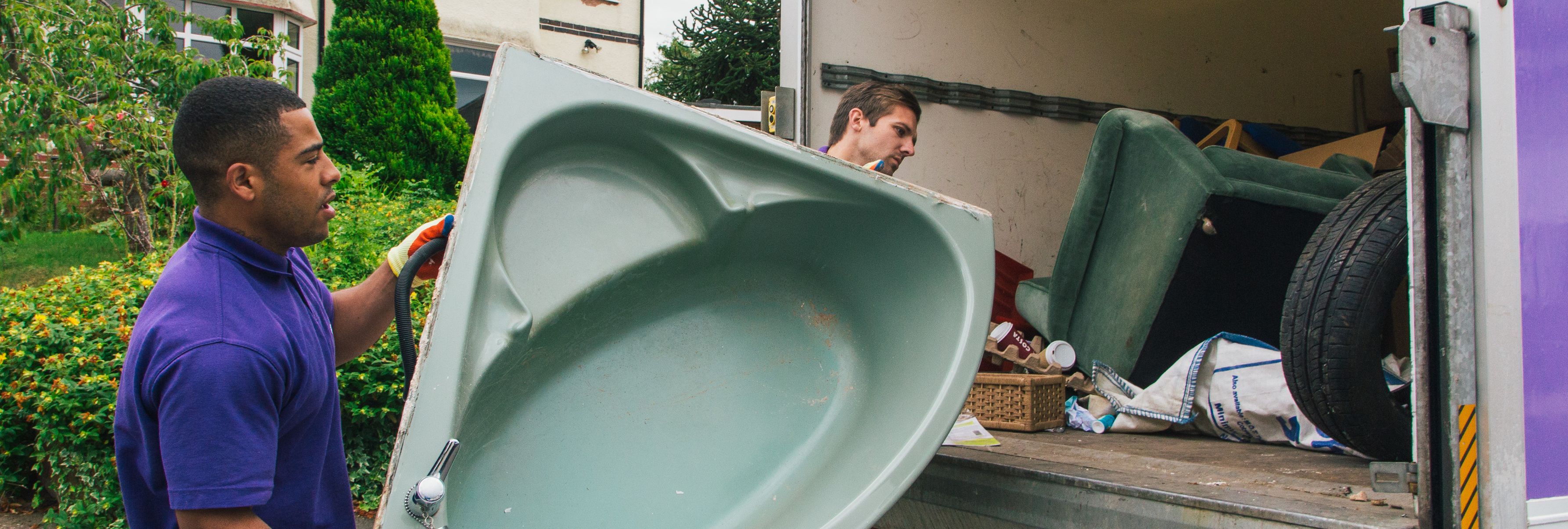 Skip Bag vs Man and Van Clearances | Clearabee