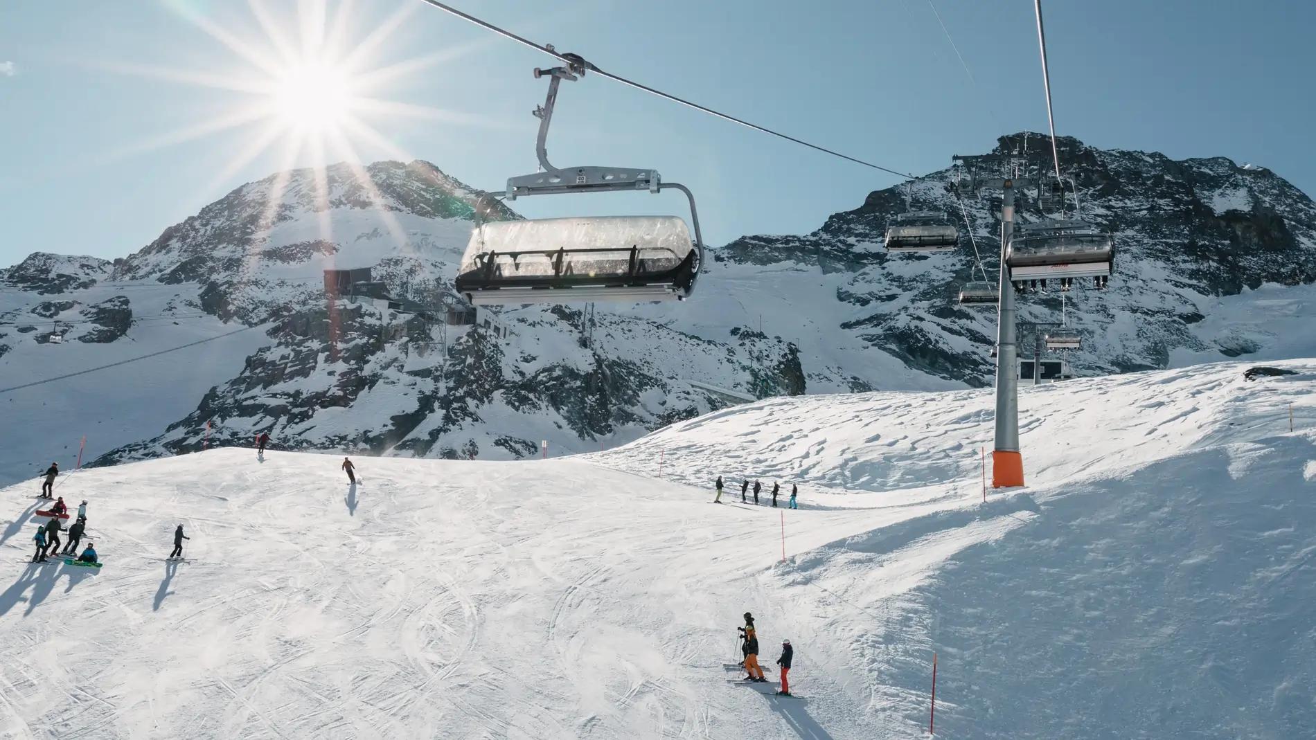 Swiss Alps Avalanche Fatalities and New Danger Scale