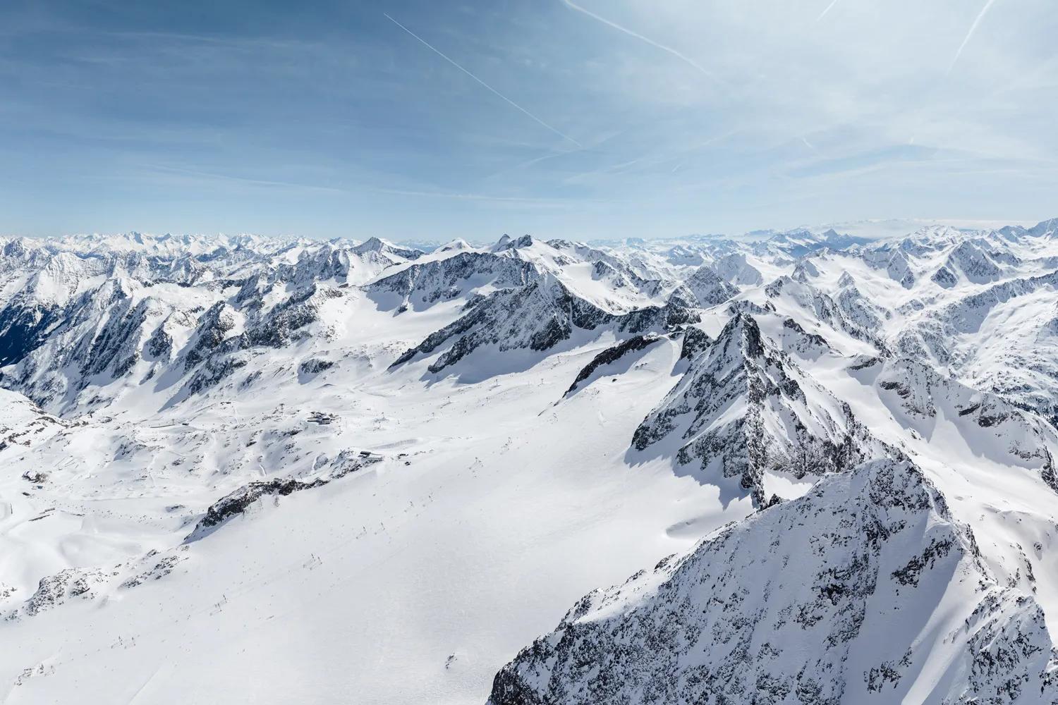 American Skier Injured in Stubai Alps Avalanche, Austria | April 2026