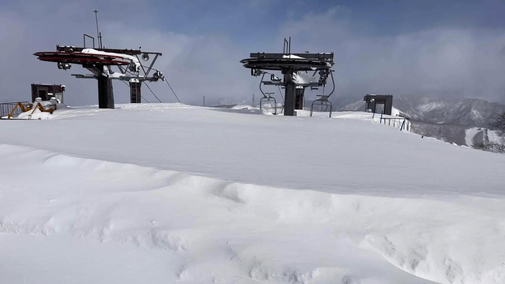 Japanese Ski Resort Kagura Buried Under 3 Metres of Snow in 72 Hours