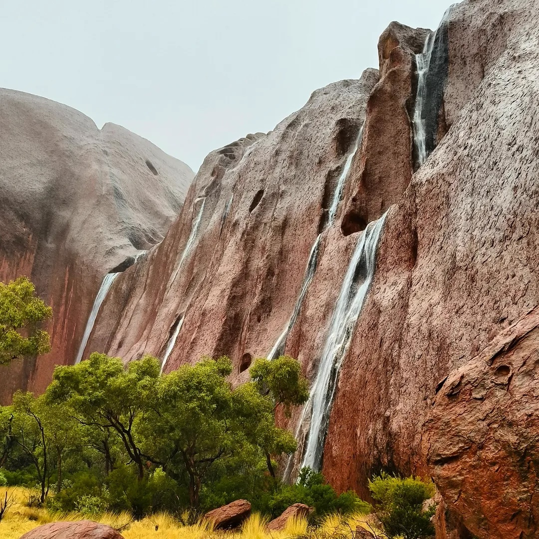 A dry May ends with rare waterfalls cascading down Uluru - www ...