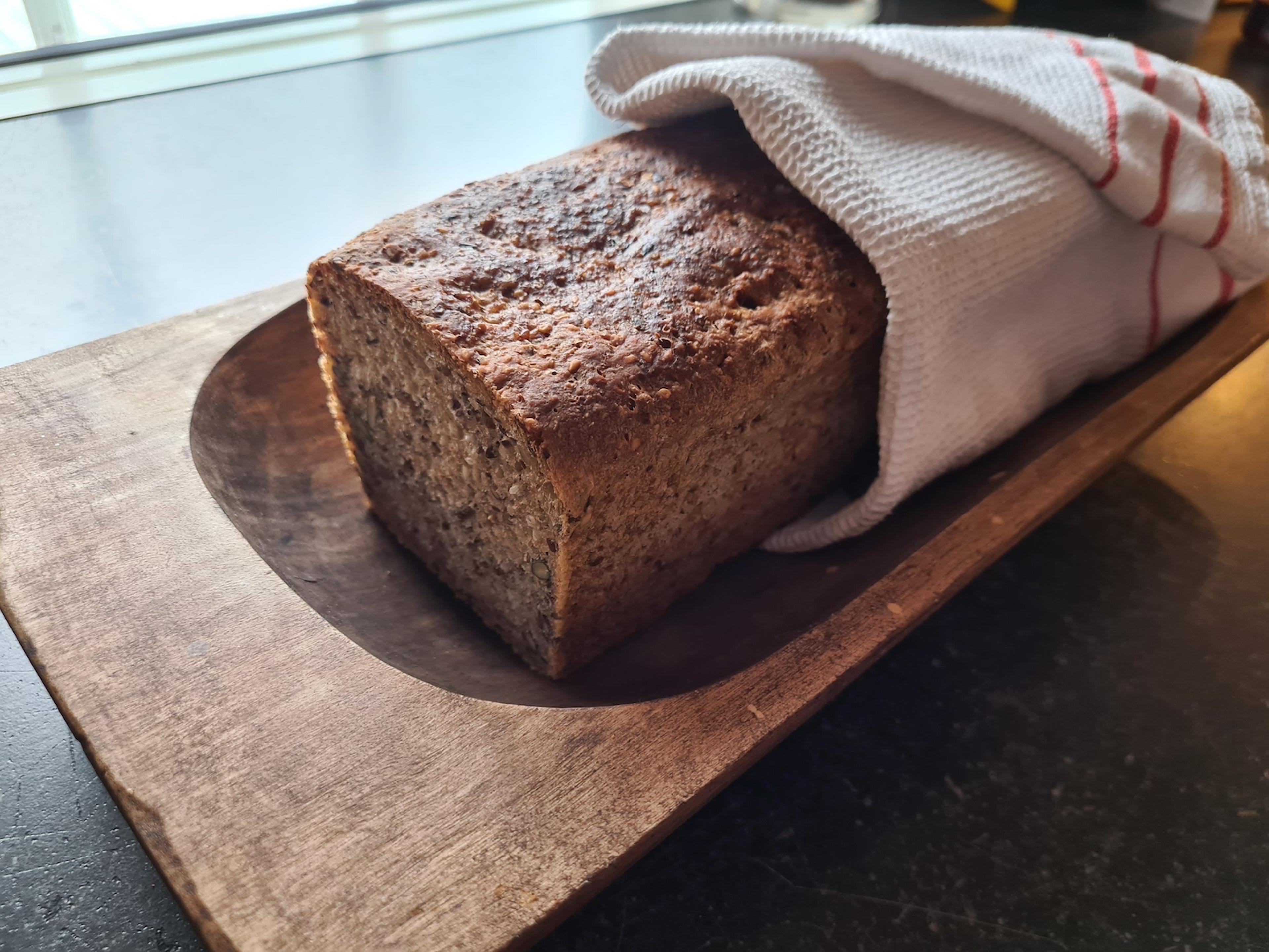 Grovt hvete- og havrebrød