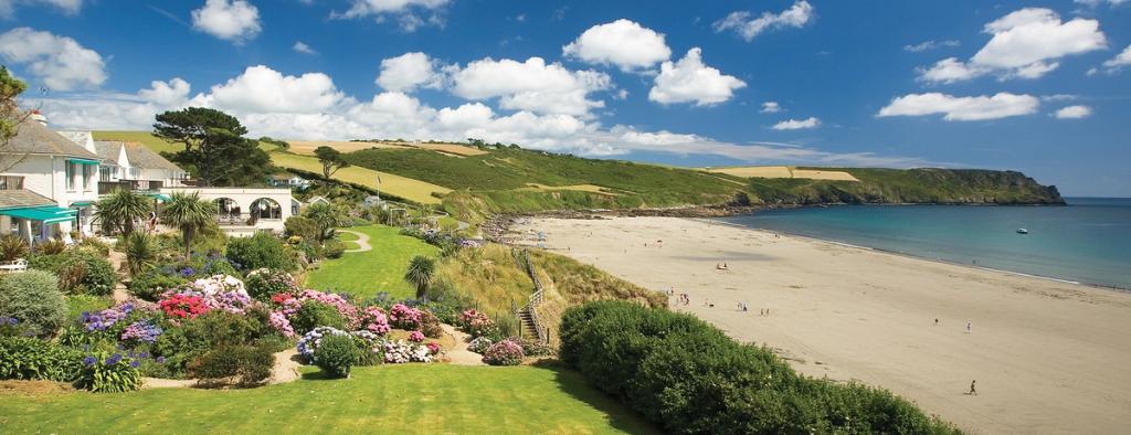 Beach hotels by the seaside in Cornwall- Good Hotel Guide