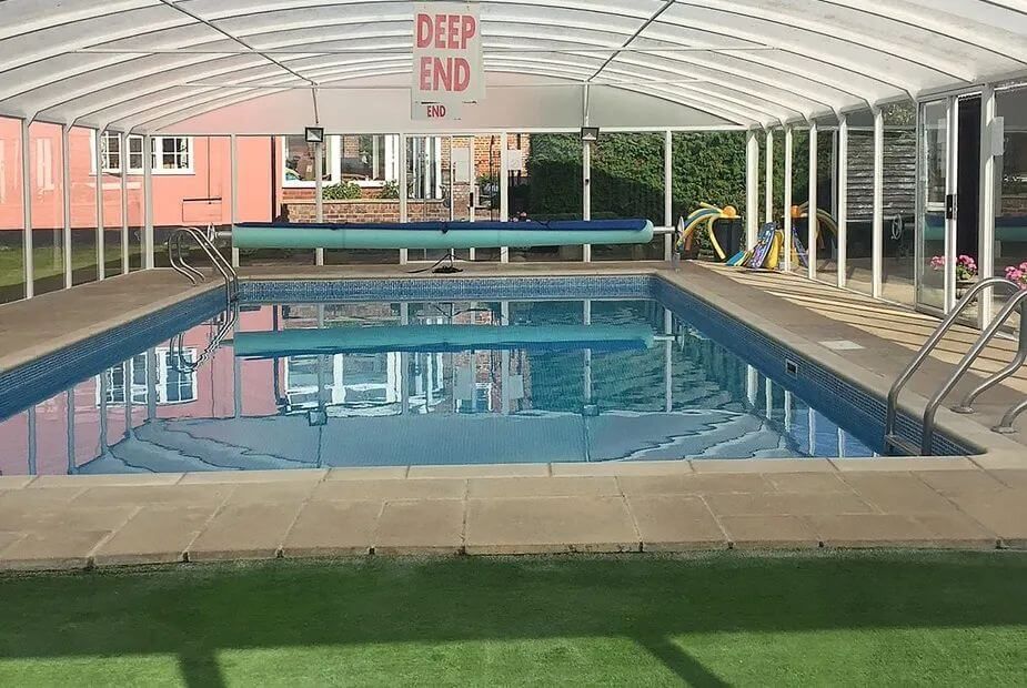 Dog-friendly cottages with pools | Dog Friendly Cottages