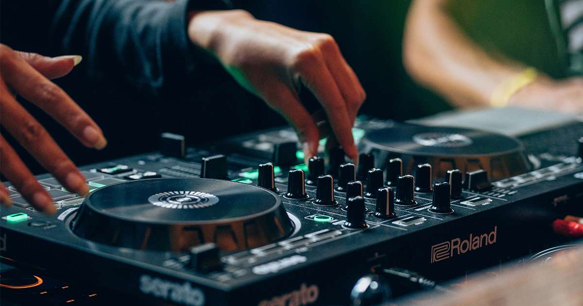 Serato DJ Lite – Download Free DJ Software for Mac & PC