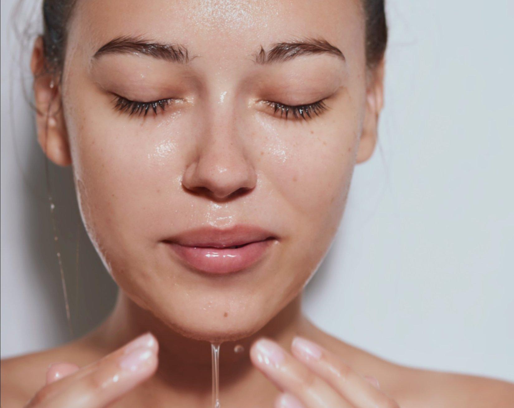 Is Cold Water Good for Your Skin Health? - [ comfort zone ]