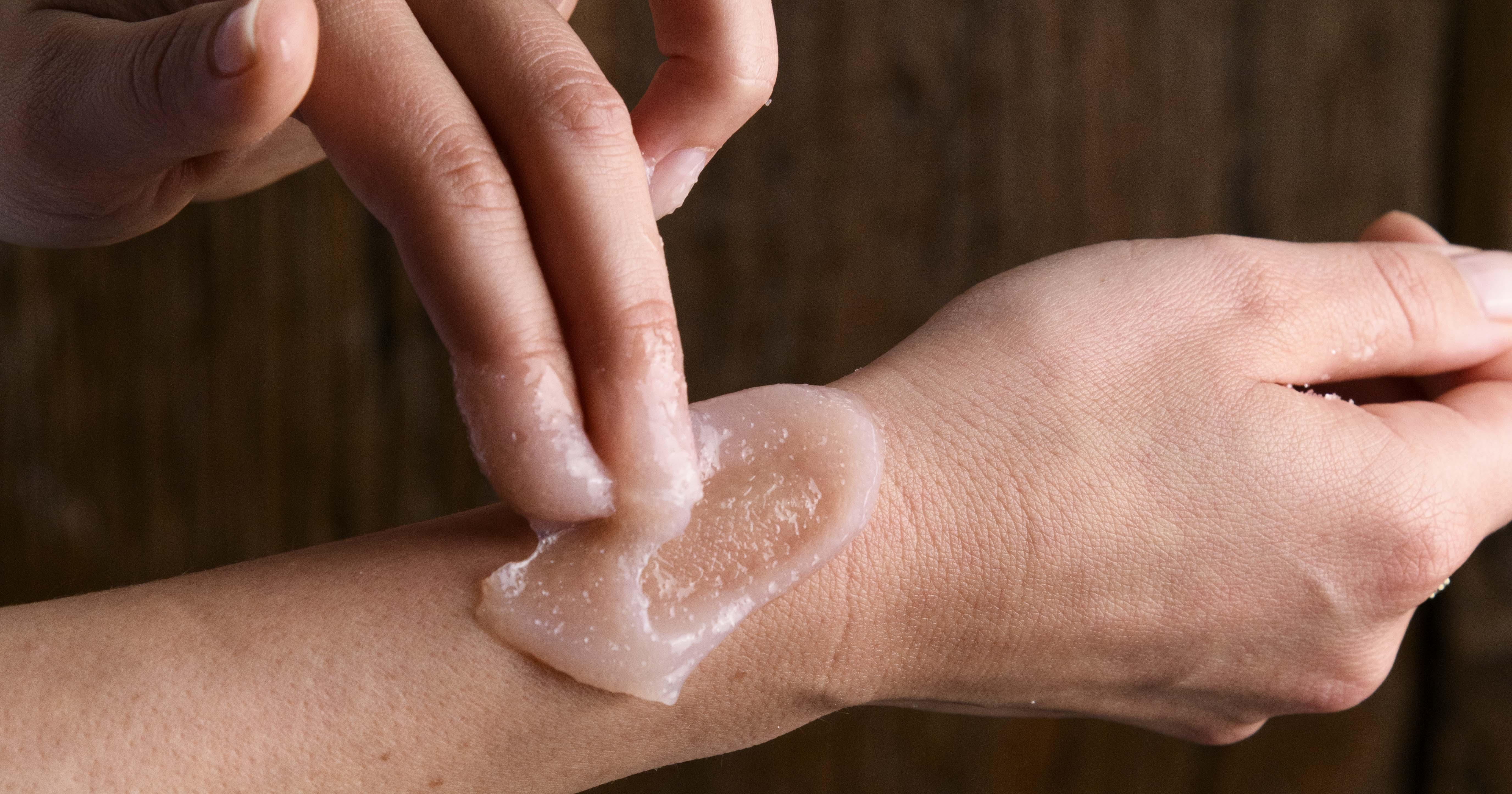 Mastering the Art of Exfoliation: How to Use a Body Scrub - [ comfort ...