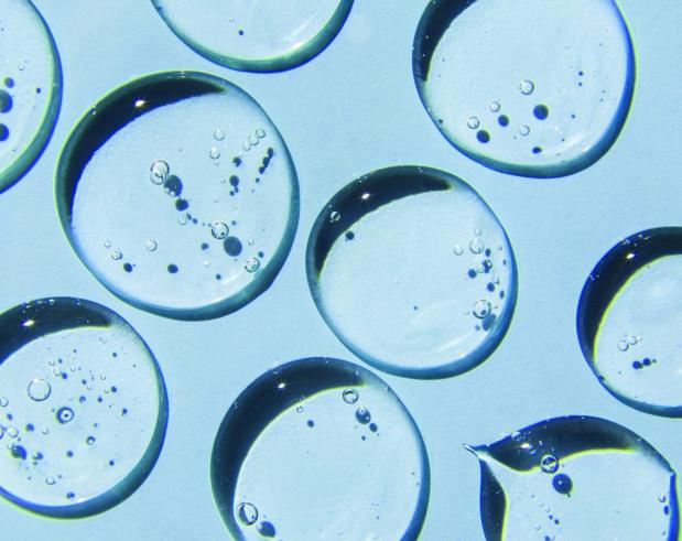 Glycerin vs Hyaluronic Acid - Which Is Best for Your Skin?