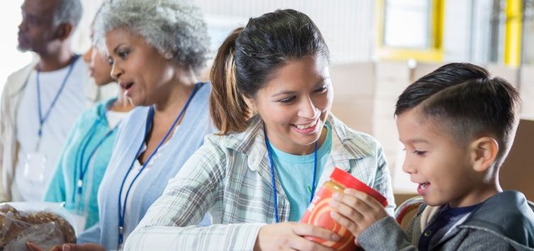 Give Back this Holiday: 5 Simple Ways