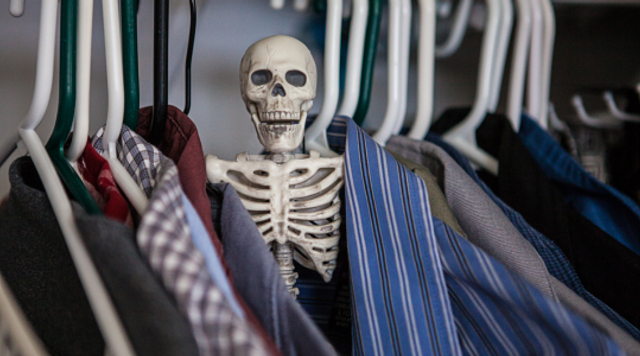 10 Spooky Idioms You Should Know! | Twin