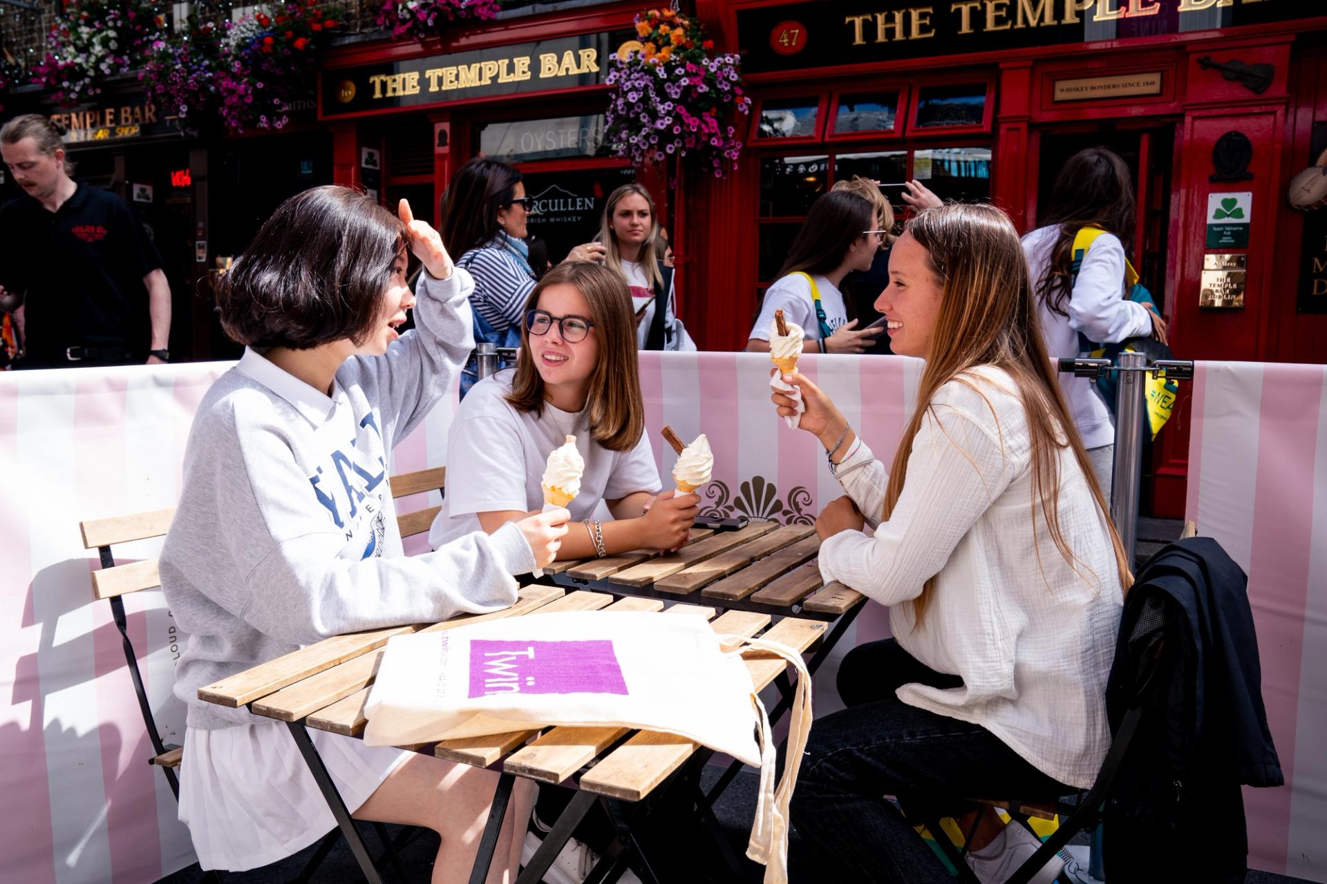 English Centres in London, Eastbourne, Dublin | Twin