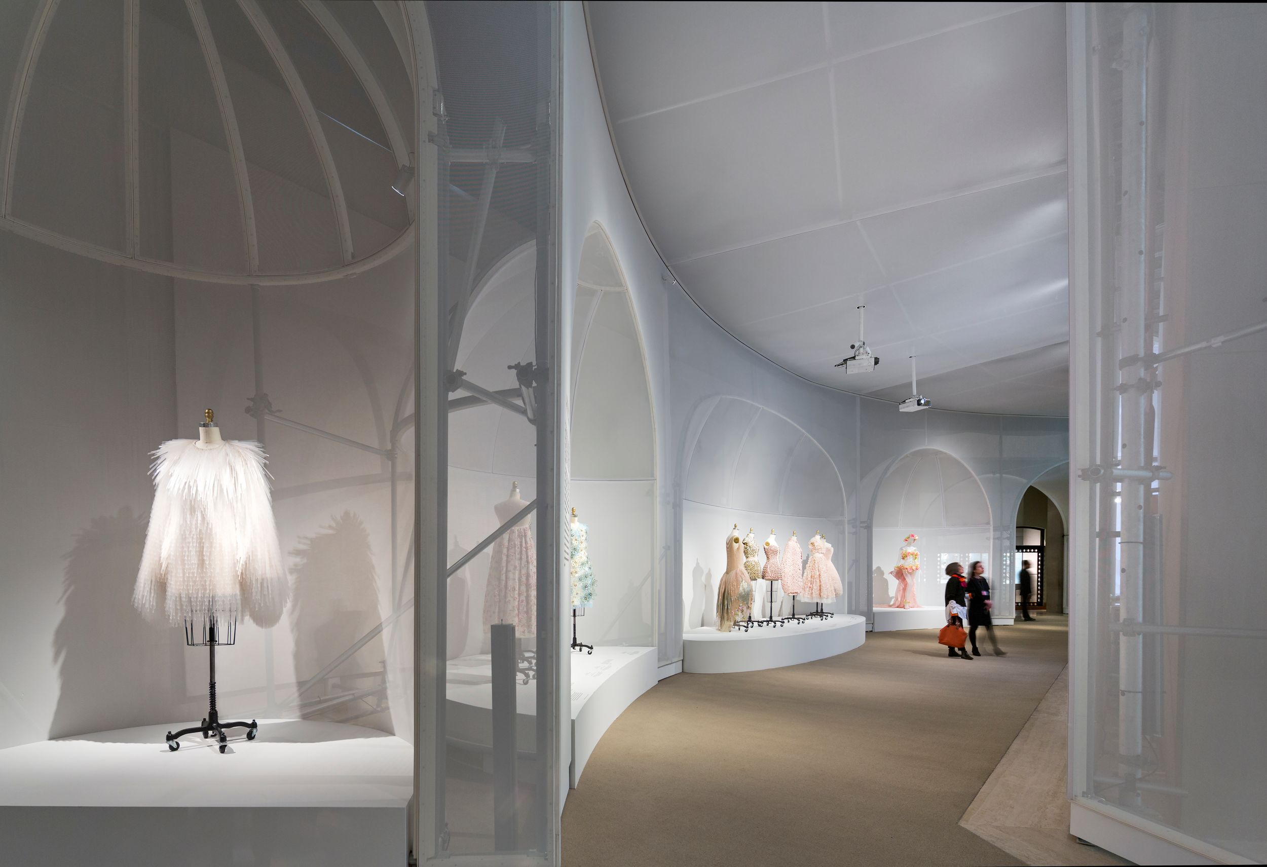 Manus x Machina: Fashion in an Age of Technology