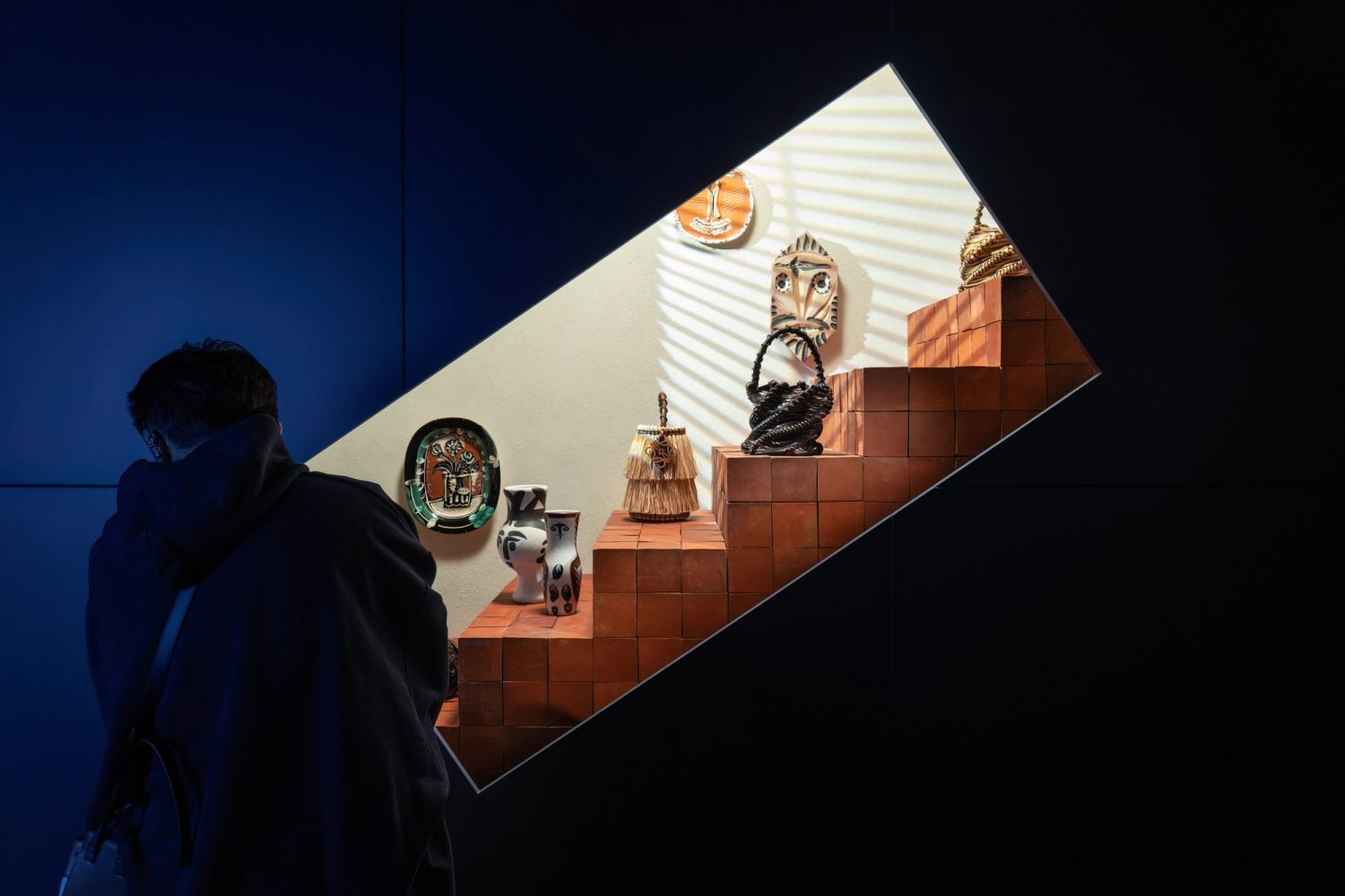 LOEWE Crafted World