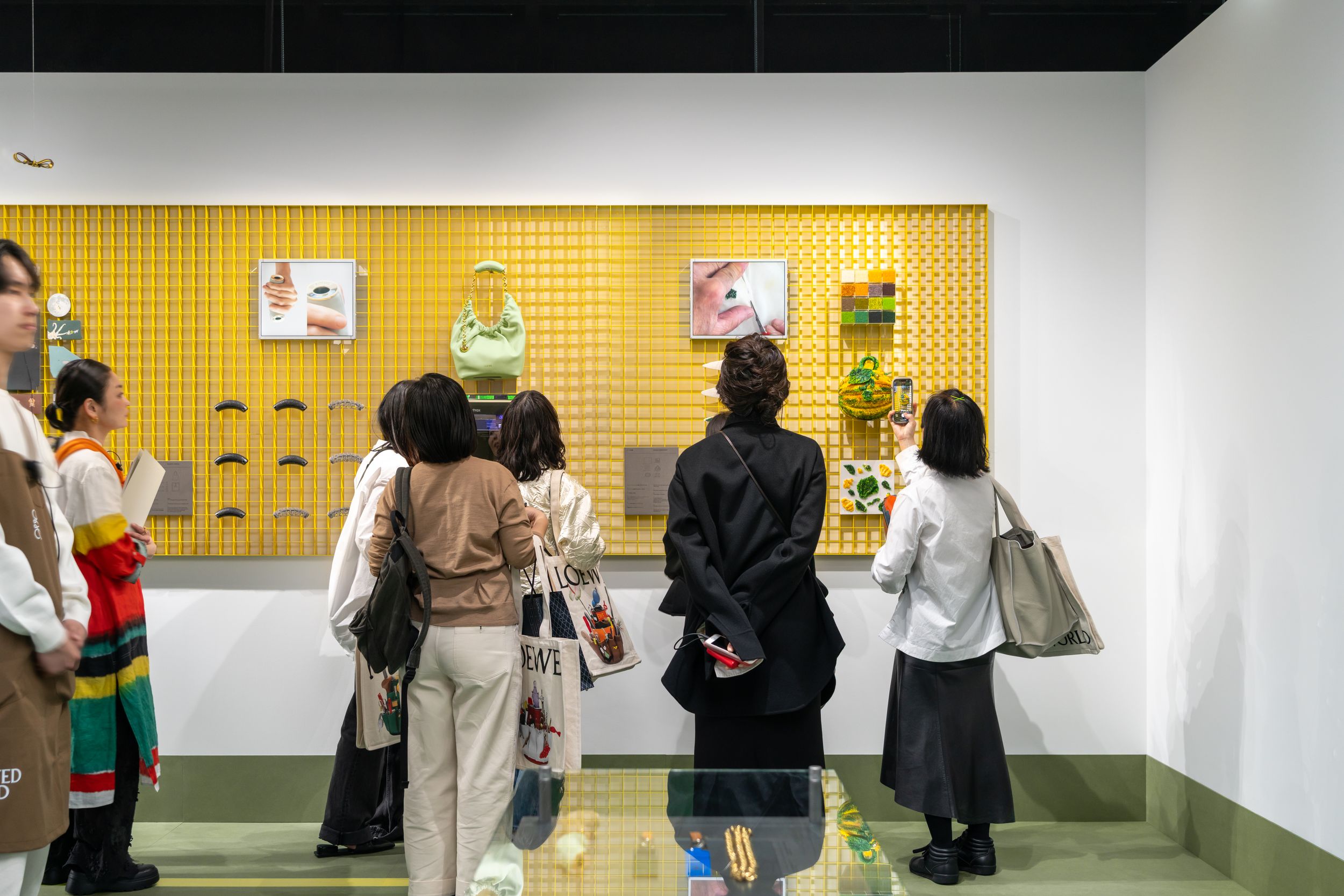LOEWE Crafted World