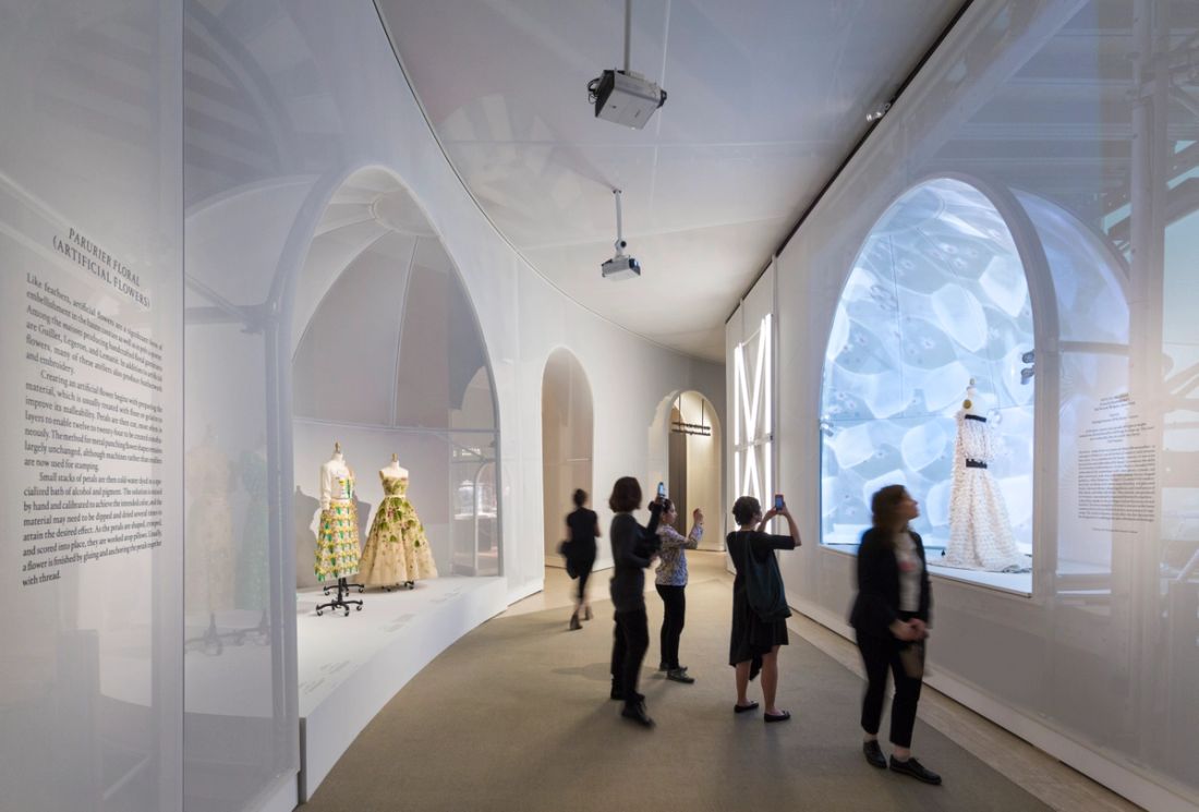 Manus x Machina: Fashion in an Age of Technology