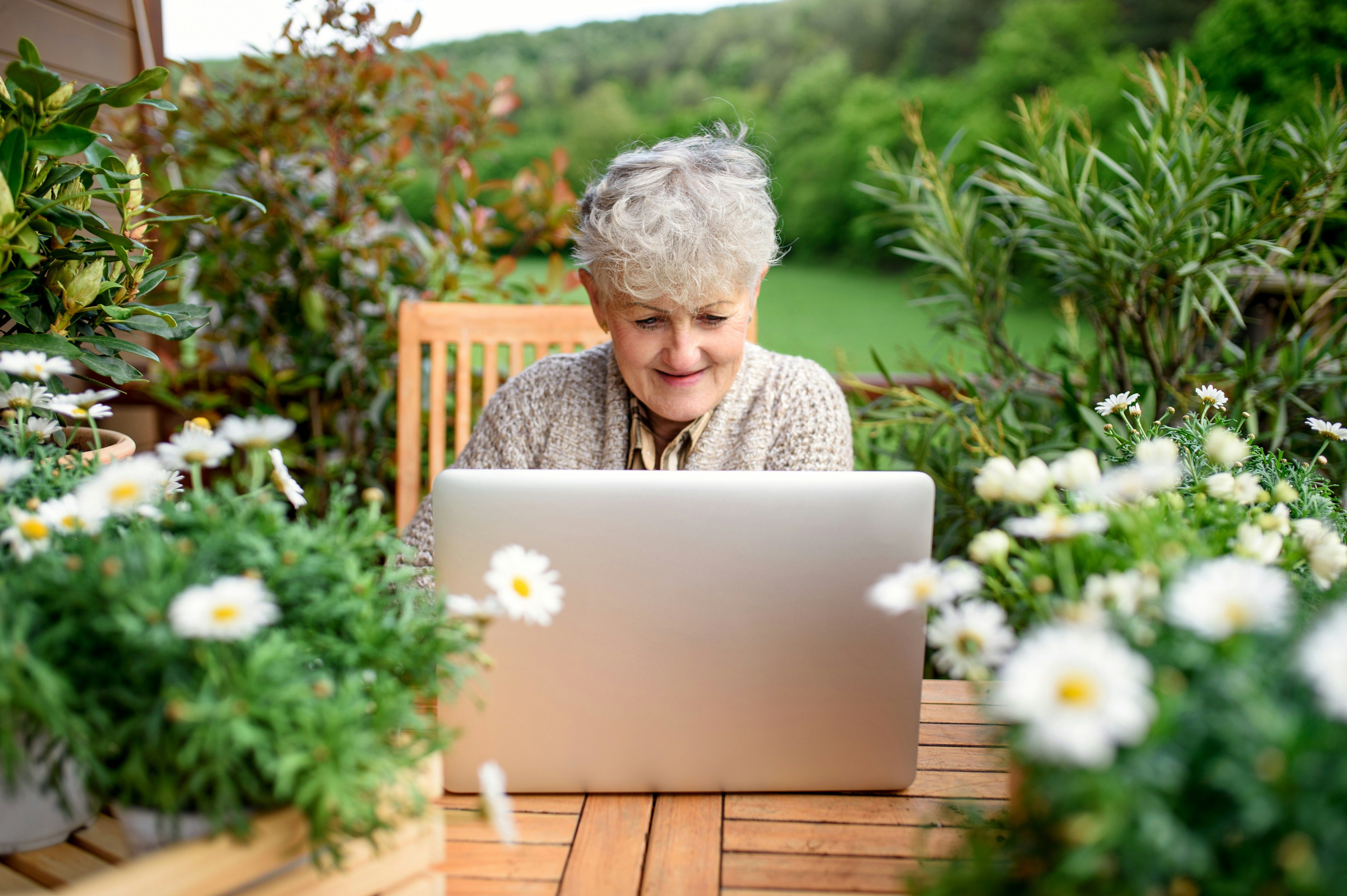 Old Age Security Pension 2025: Amounts & Eligibility