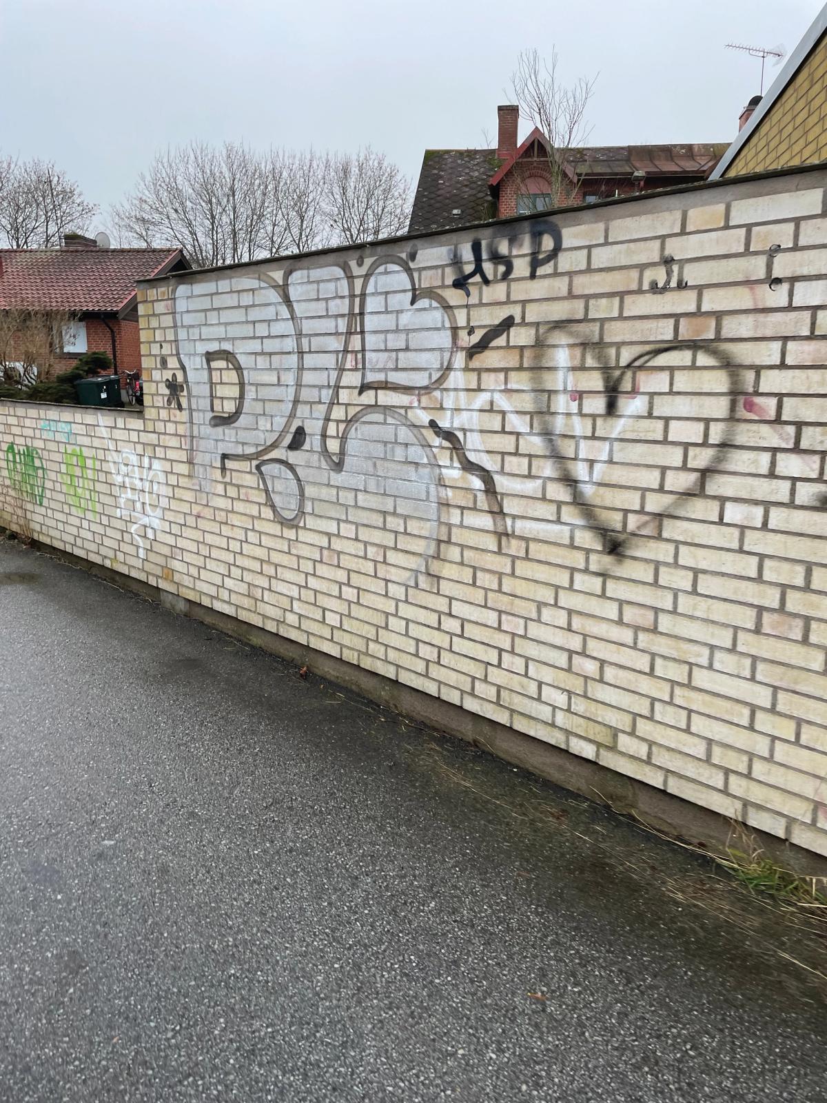 The Pretty Vacant: Exploring Absence in Subcultural Graffiti – Nuart ...