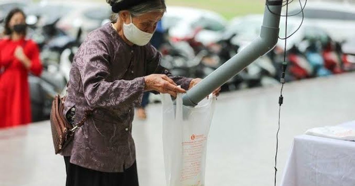 ‘Rice ATMs’ Across Vietnam Are Feeding People Amid Covid19 Lockdown ...