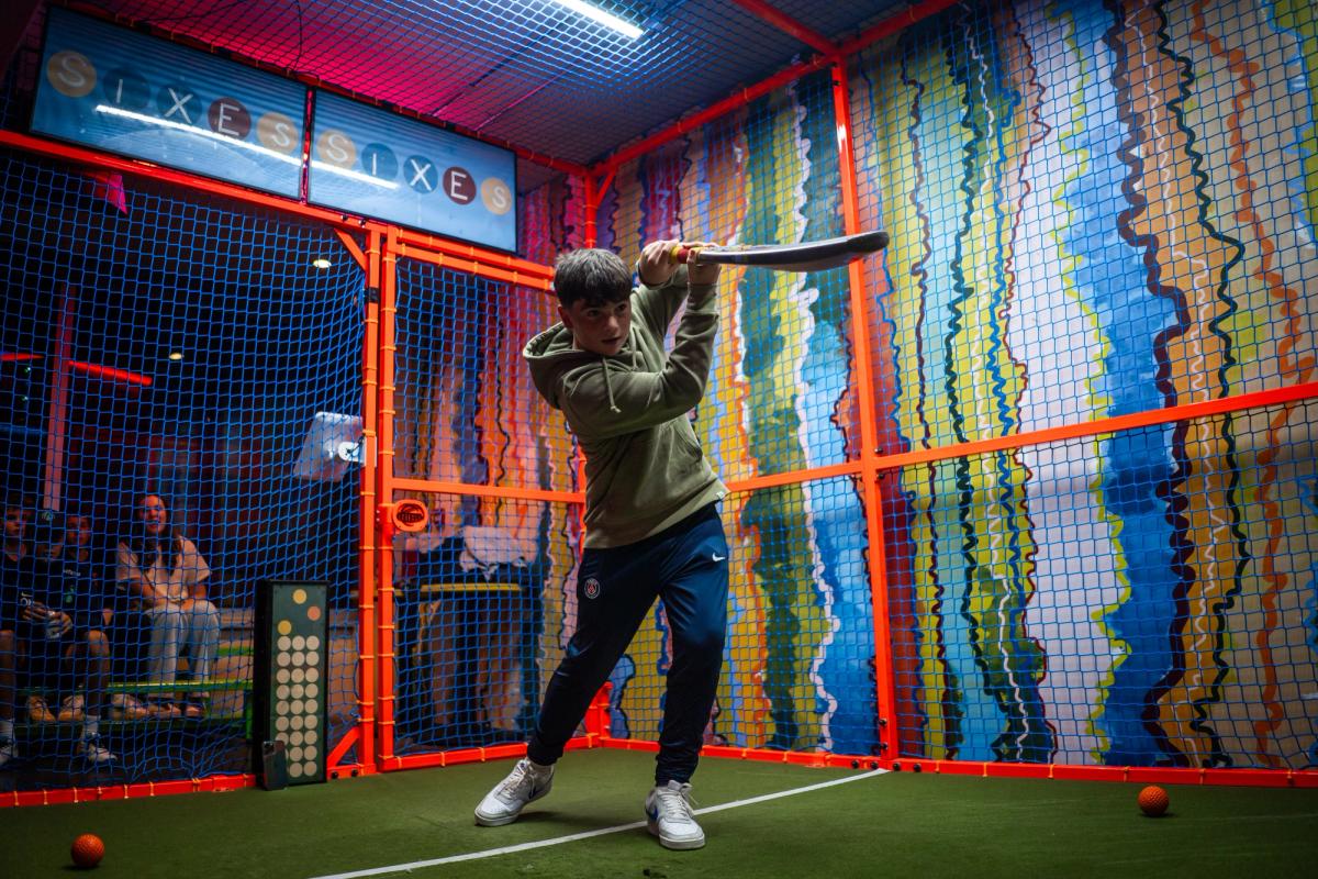 Sixes Brighton | Brighton Activity Bar | Sixes Social Cricket