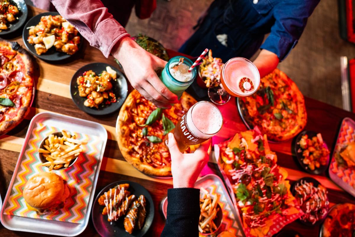 Sixes Social London Bridge | Cricket Nets, Simulators & Ultimate ...