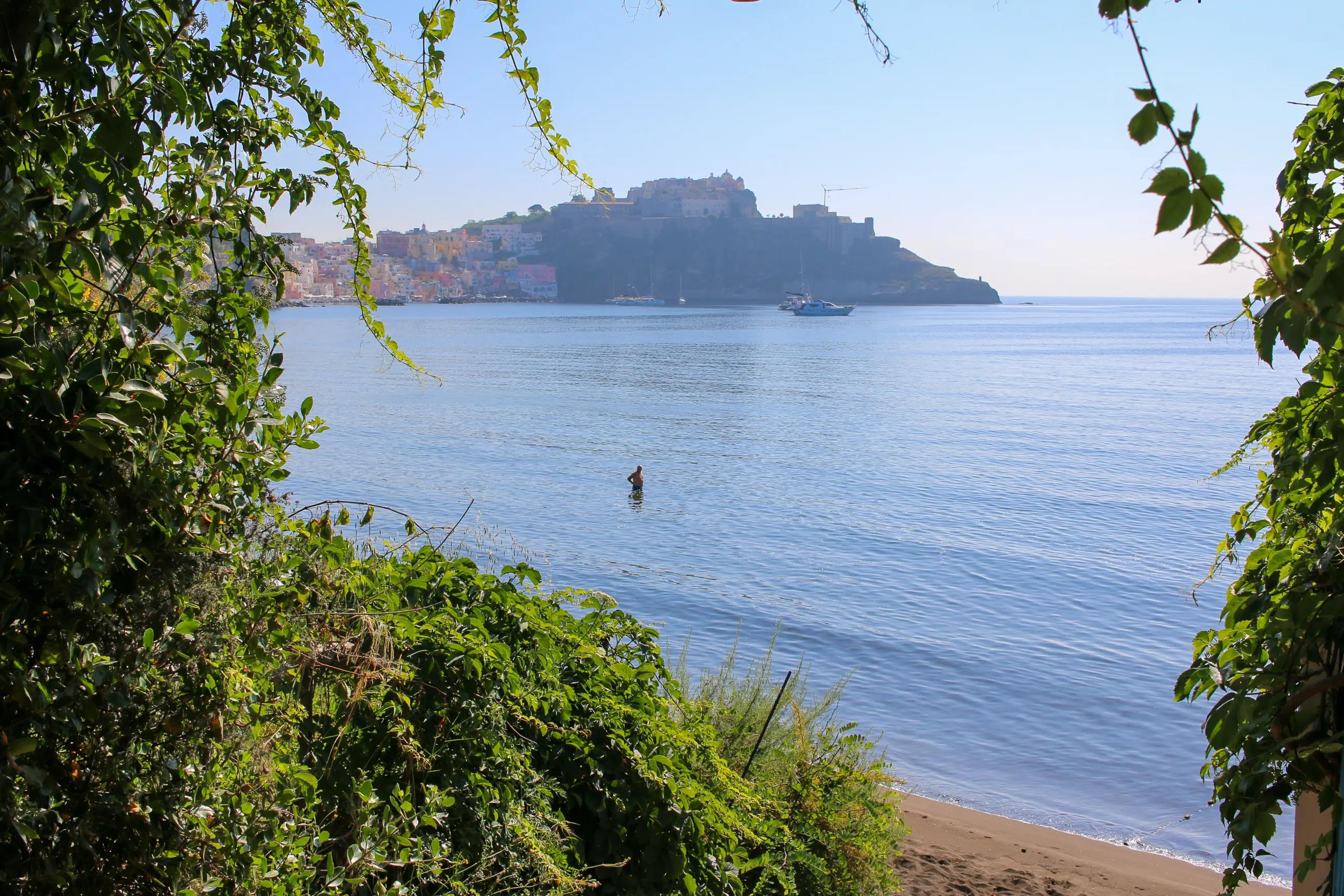 September holidays in Procida, how about it?